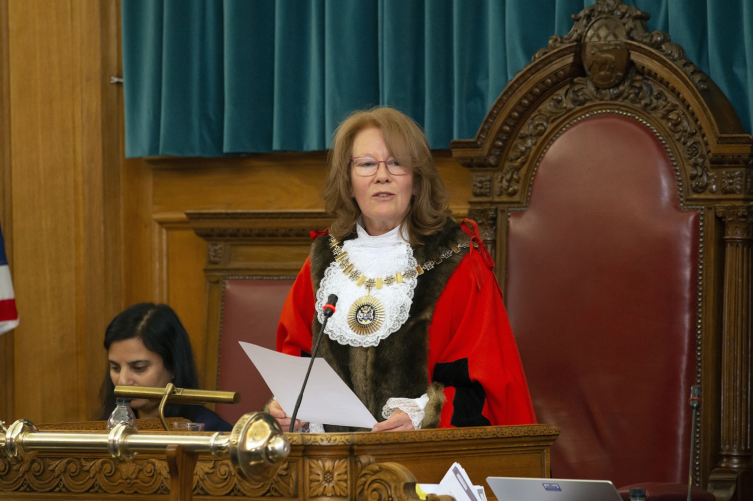 New Barnet mayor takes the chains - Barnet Post