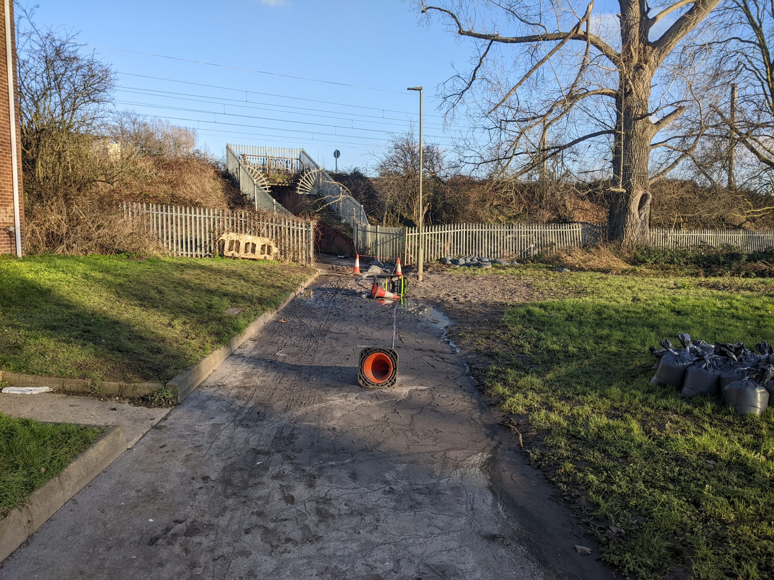 Residents demand Thames Water do more to tackle 'tunnel of poo ...