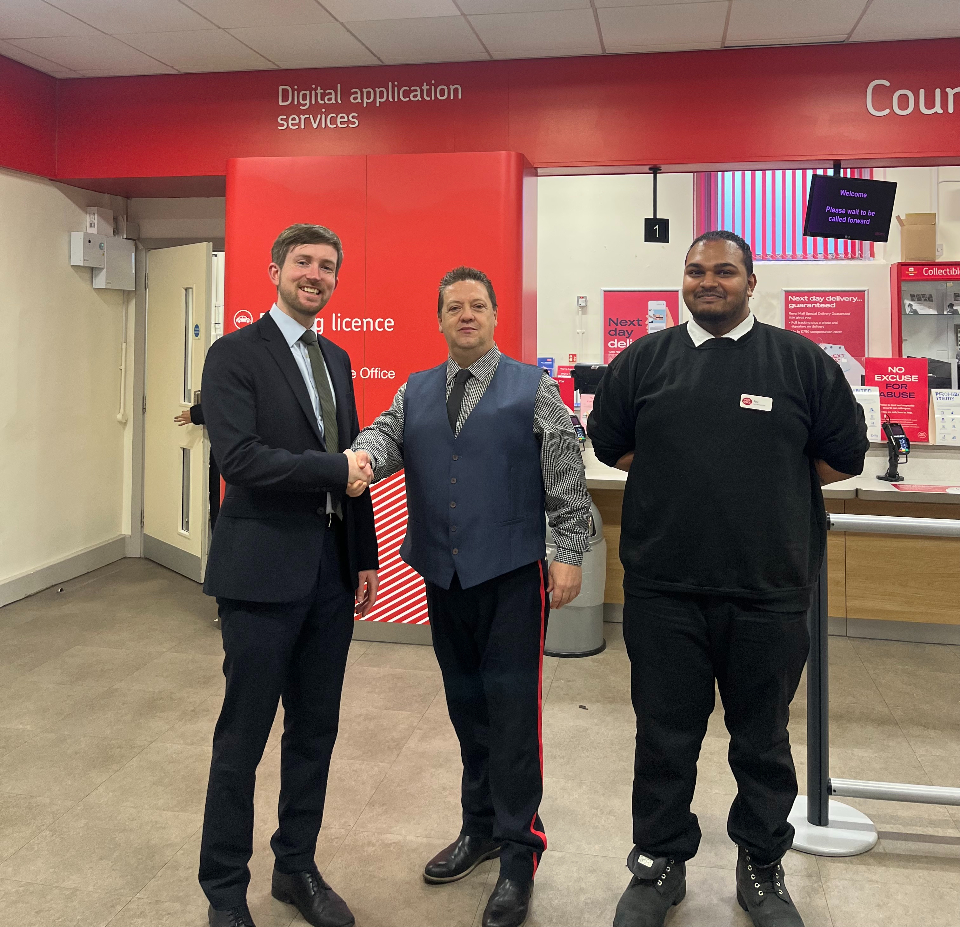 Chipping Barnet MP continues fight to save post office - Barnet Post
